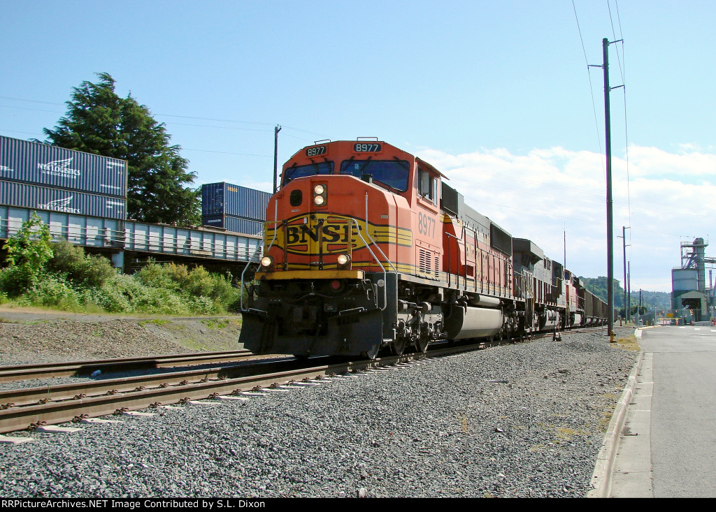 BNSF 8977 Northbound Coal train